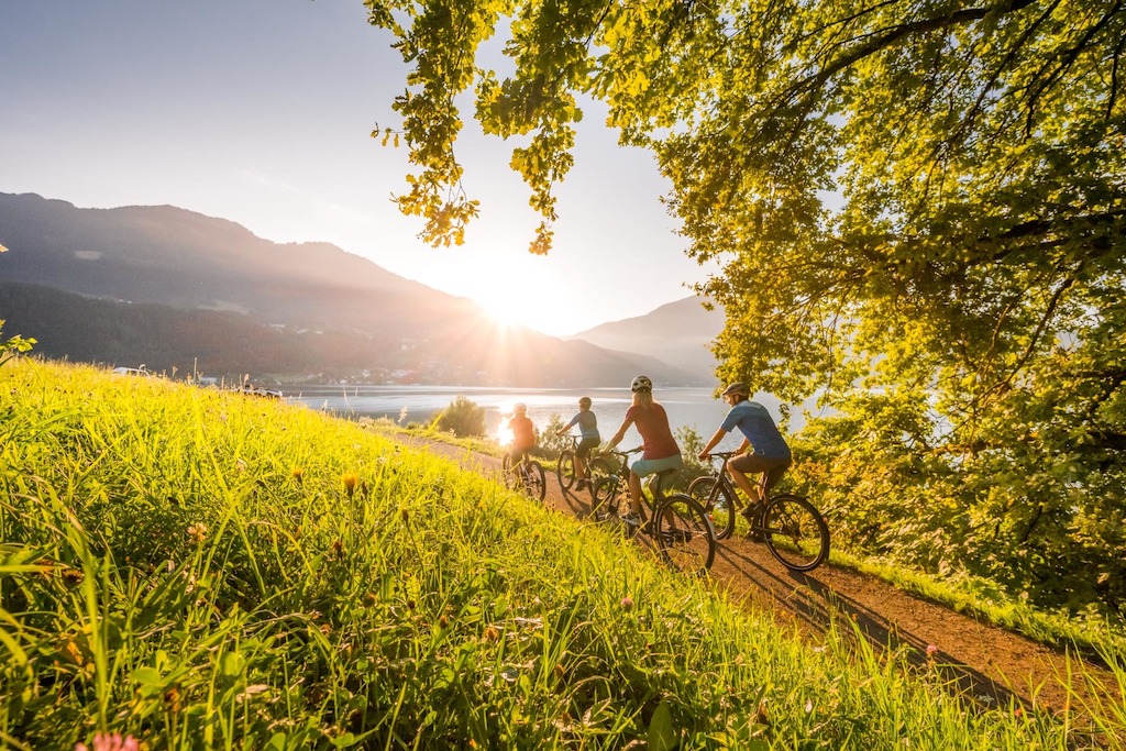 Cycling Carinthian Lake Loop-Millstaettersee (c) Kaernten-Information ...